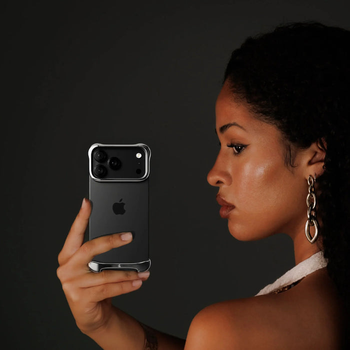 Arc Pulse Aluminum Polished Silver for iPhone 17 Pro Max (Silver)